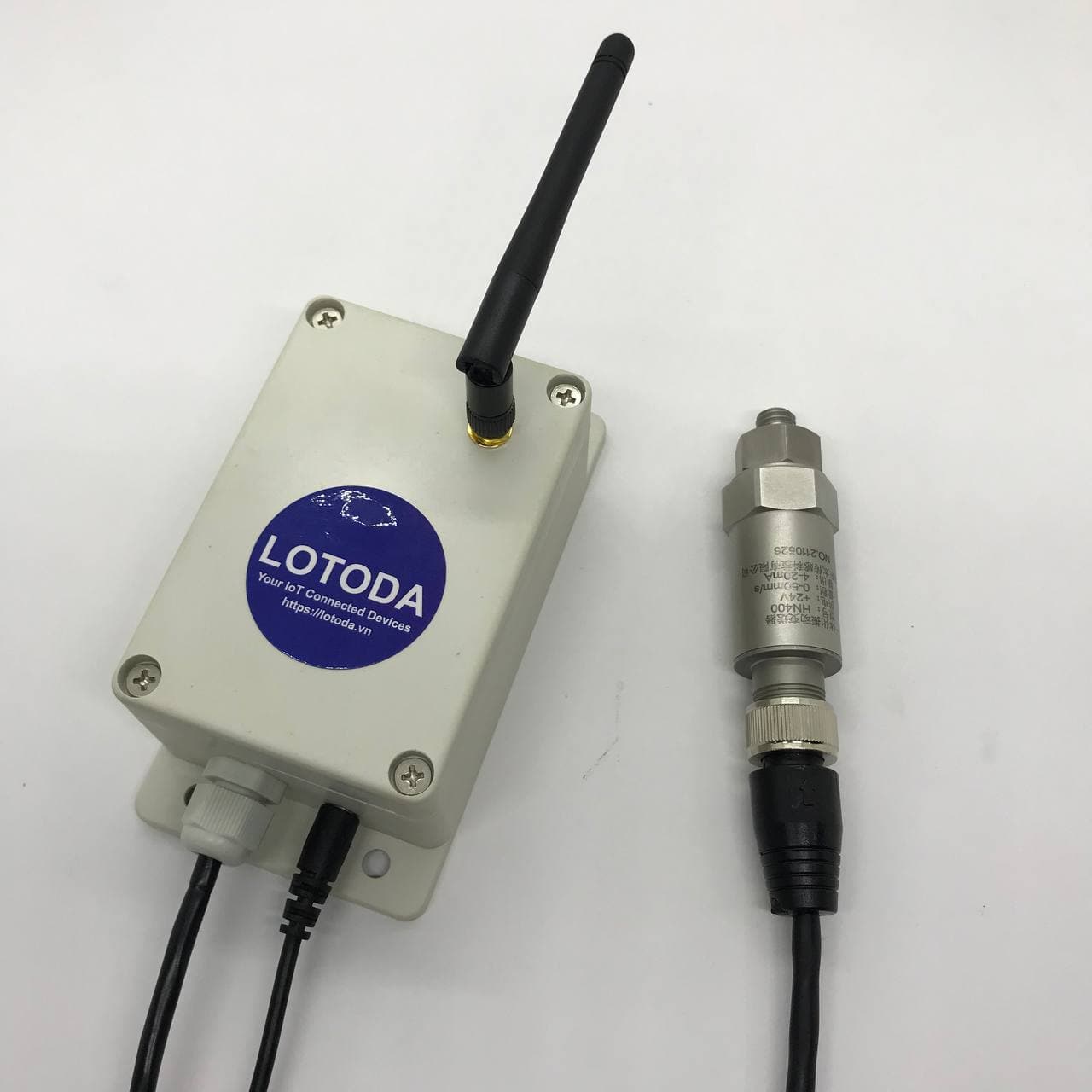Thiết bị IoT LoRa Sensor Node - Cảm biến rung động cơ